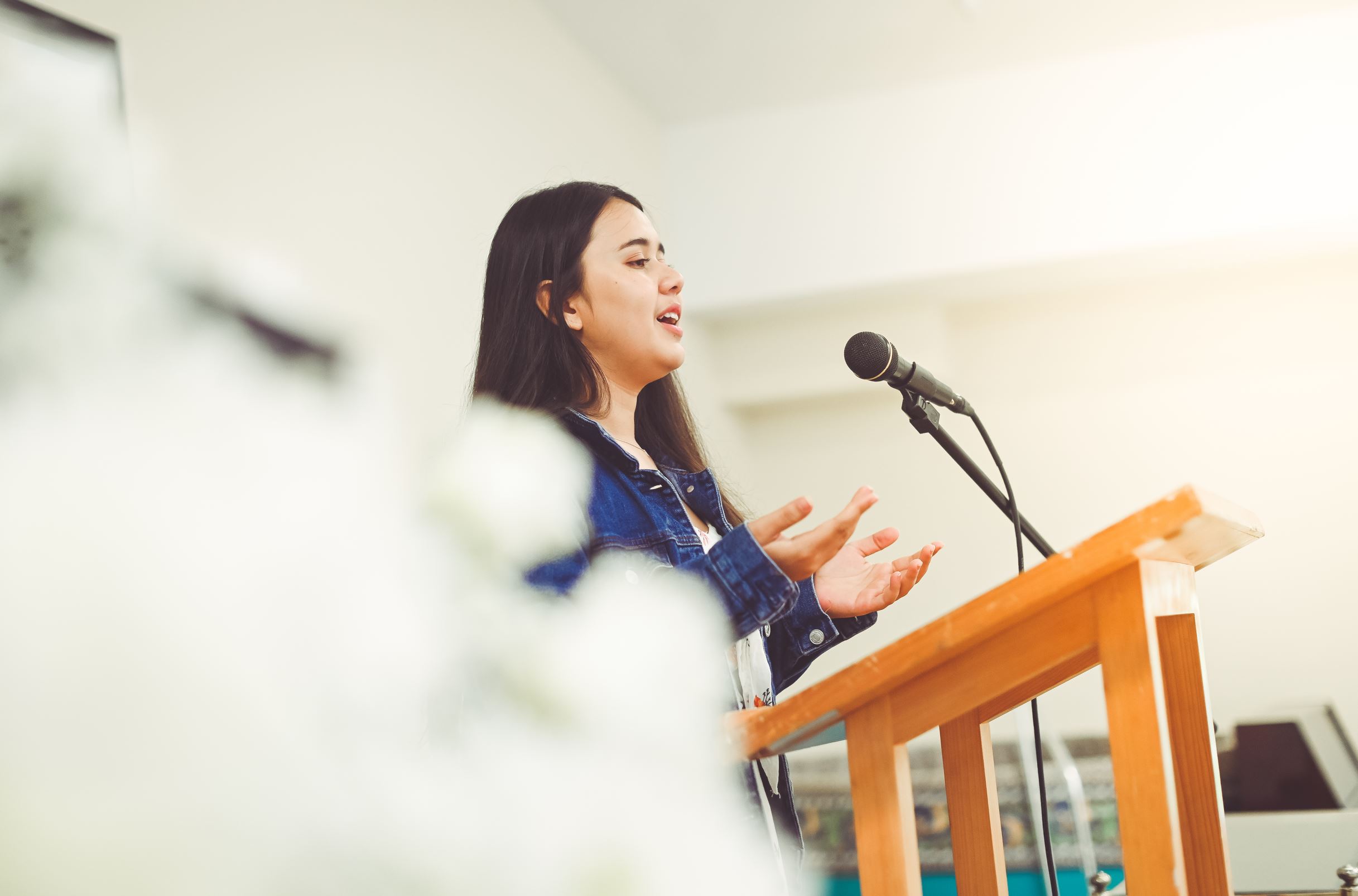 Teach them how to ‘win the room’: Make public speaking a core school subject, expert says ...